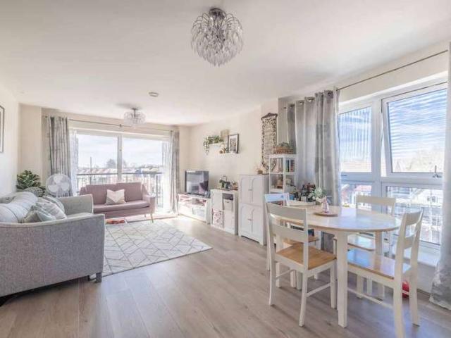 2 Bedroom Apartment Flat