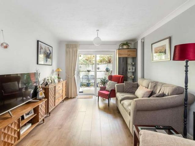 2 Bedroom Apartment Flat