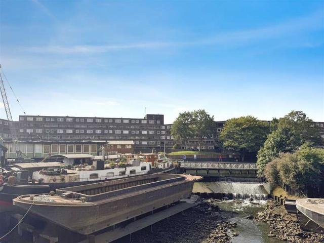 2 Bedroom Apartment Flat