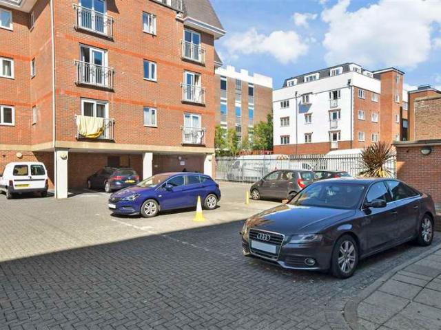 2 Bedroom Apartment Flat
