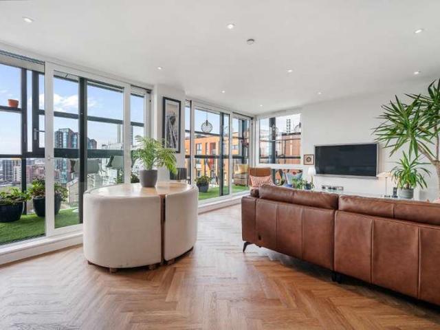 2 Bedroom Apartment Flat
