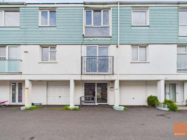 2 Bedroom Apartment Flat