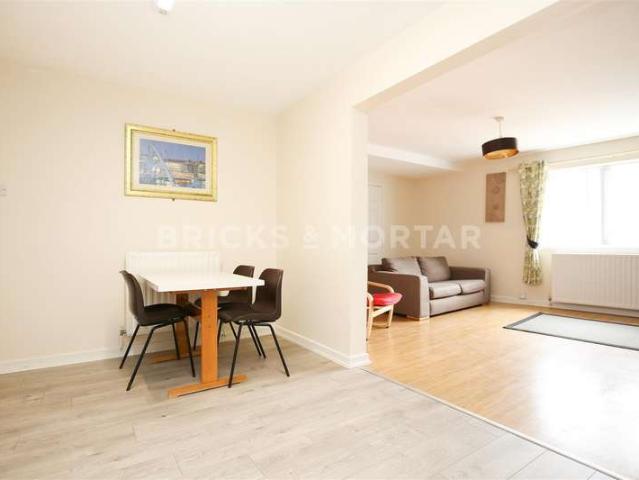 2 Bedroom Apartment Flat