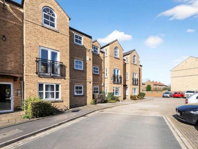 2 Bedroom Apartment Flat