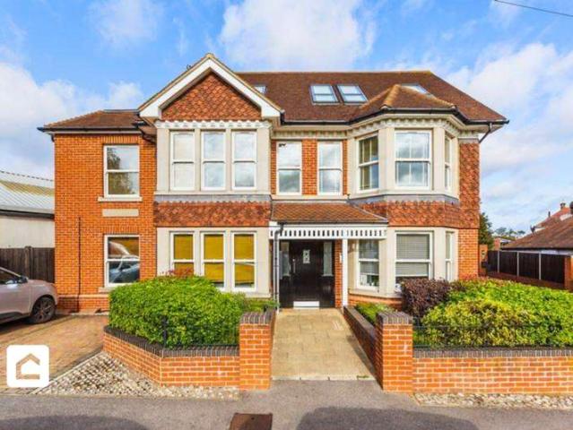 2 Bedroom Apartment Flat