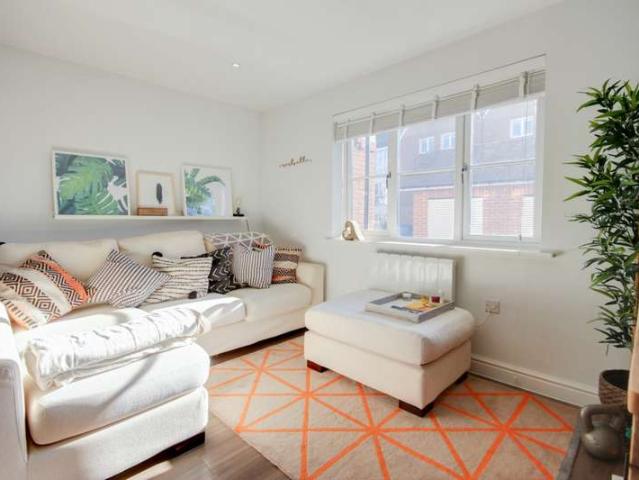 2 Bedroom Apartment Flat