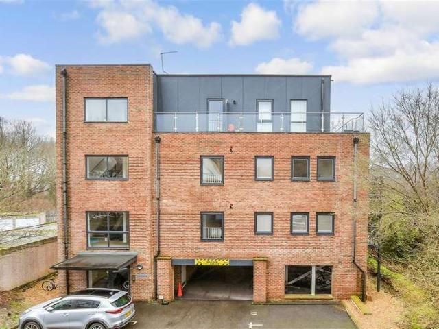 2 Bedroom Apartment Flat