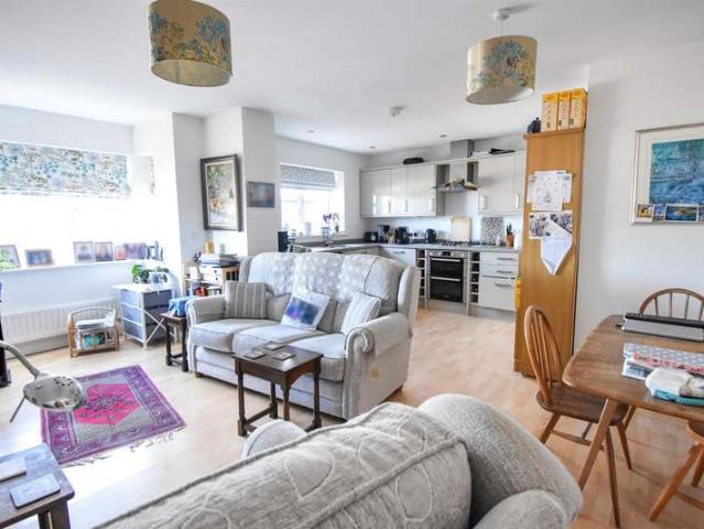 2 Bedroom Apartment Flat