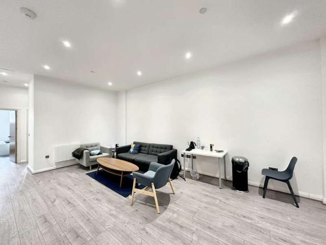 2 Bedroom Apartment Flat