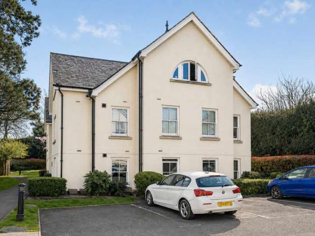 2 Bedroom Apartment Flat