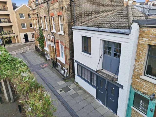 2 Bedroom Apartment Flat