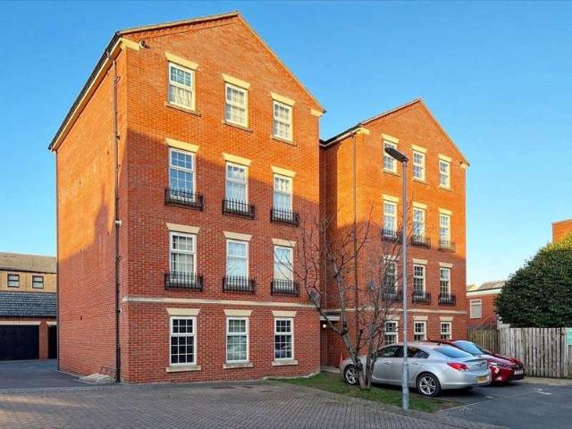 2 Bedroom Apartment Flat