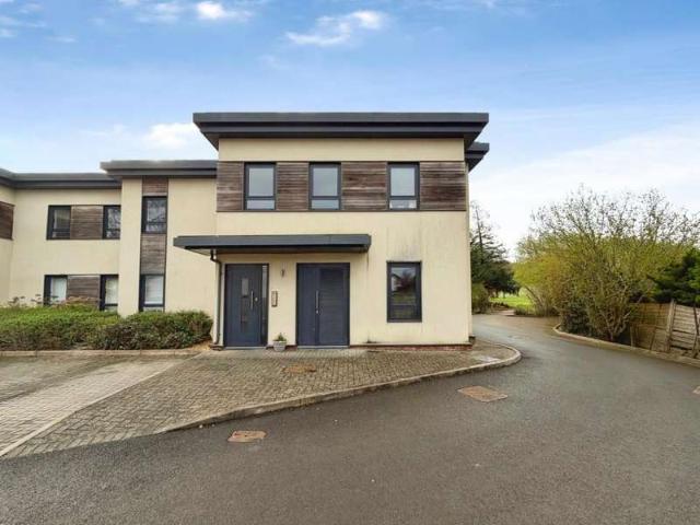 2 Bedroom Apartment Flat