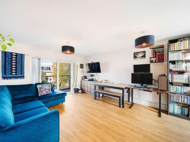 2 Bedroom Apartment Flat