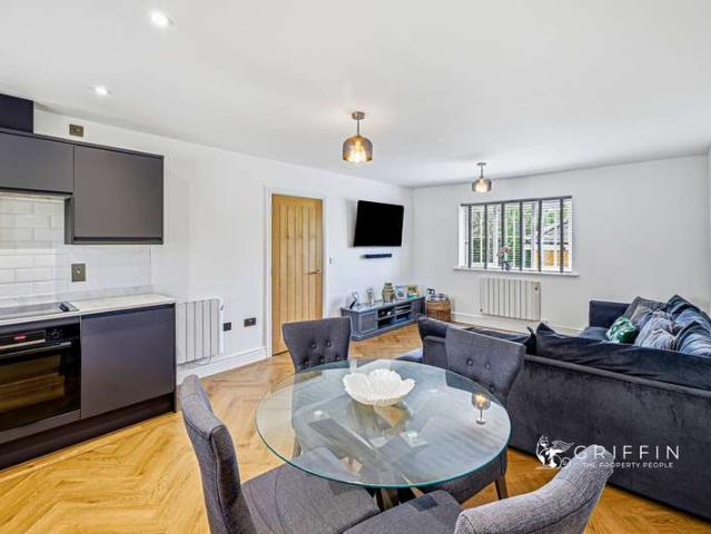 2 Bedroom Apartment Flat