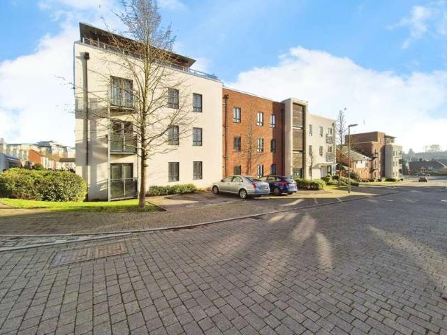 2 Bedroom Apartment Flat