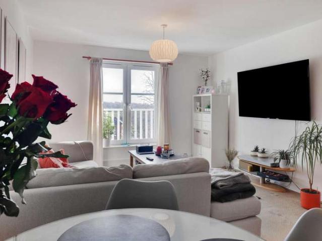 2 Bedroom Apartment Flat