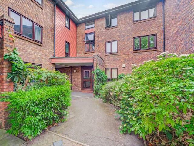 2 Bedroom Apartment Flat