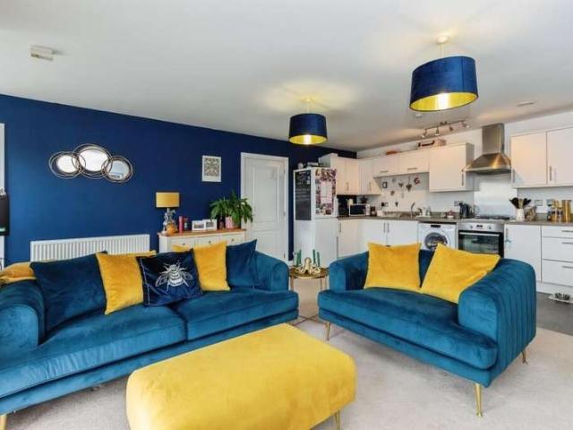 2 Bedroom Apartment Flat