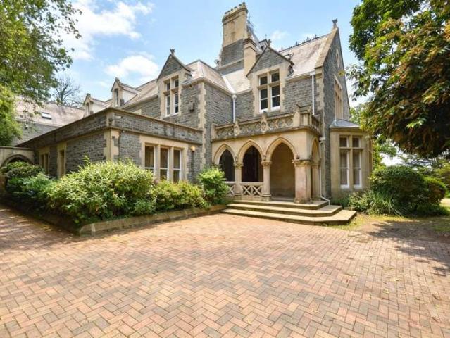2 Bedroom Apartment Flat