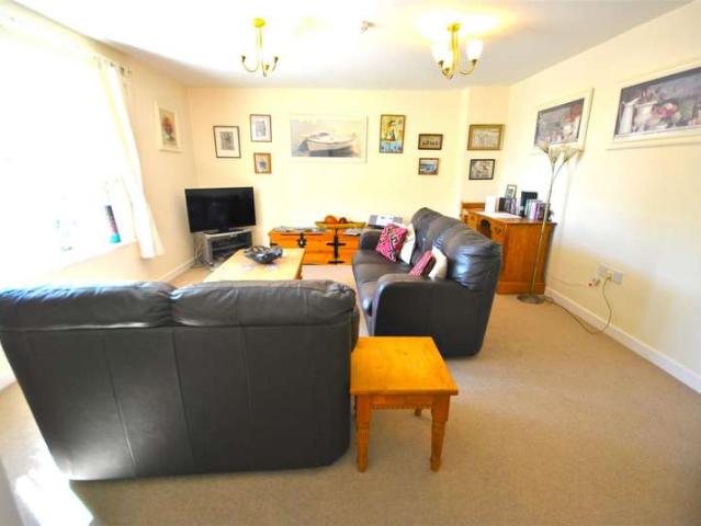 2 Bedroom Apartment Flat
