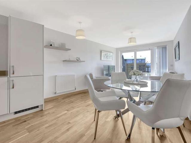 2 Bedroom Apartment Flat