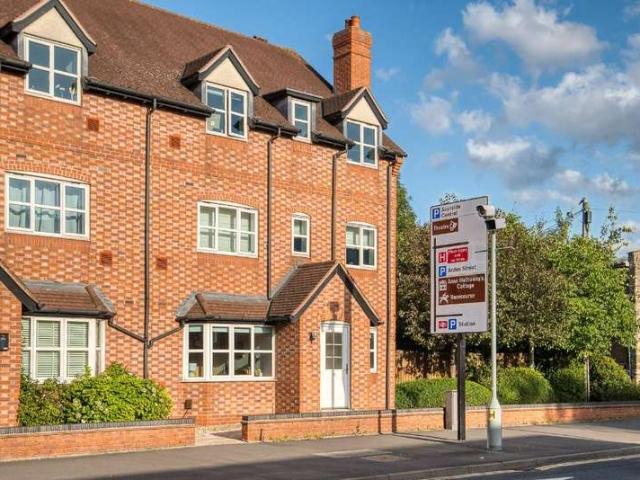 2 Bedroom Apartment Flat