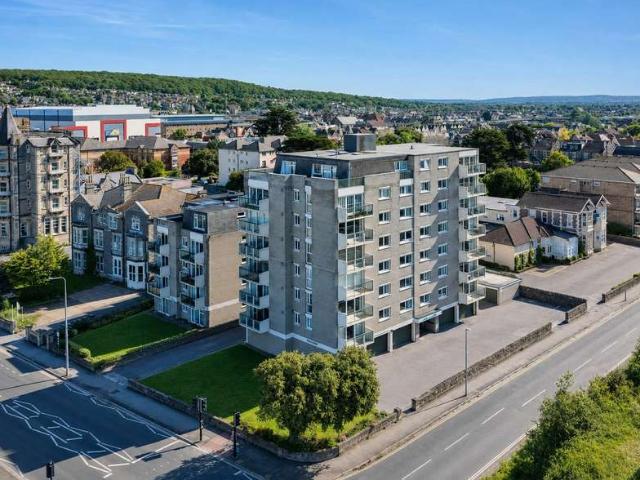 2 Bedroom Apartment Flat