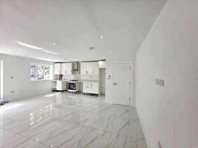 2 Bedroom Apartment Flat