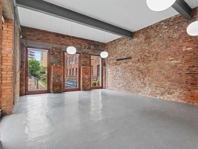 2 Bedroom Apartment Flat