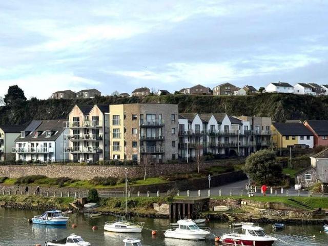 2 Bedroom Apartment Flat