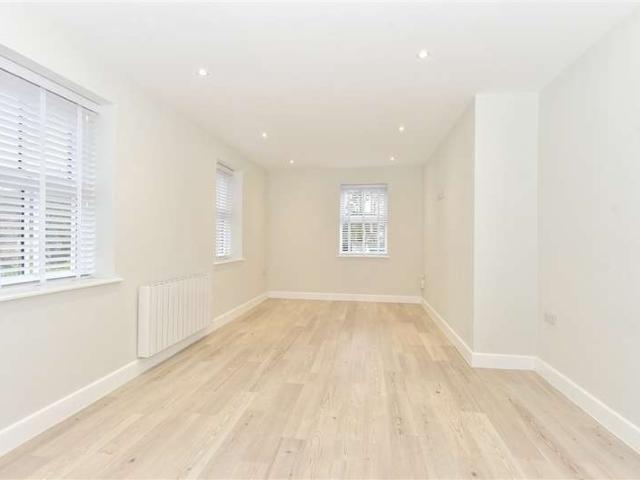 2 Bedroom Apartment Flat