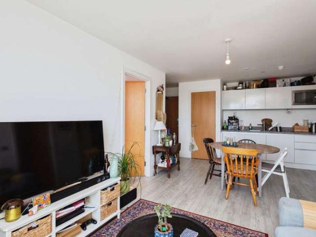 2 Bedroom Apartment Flat