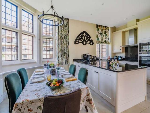 2 Bedroom Apartment Flat