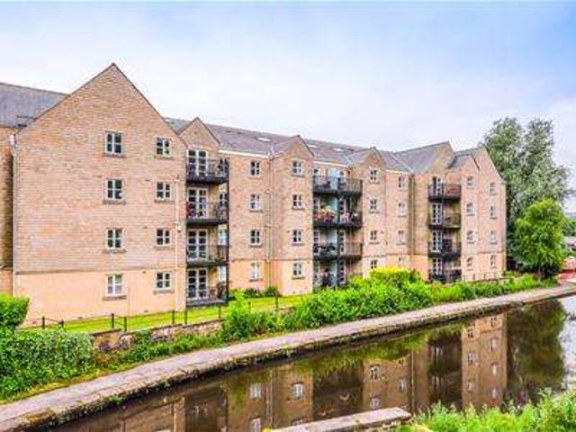 2 Bedroom Apartment Flat