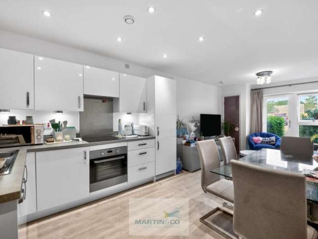 2 Bedroom Apartment Flat