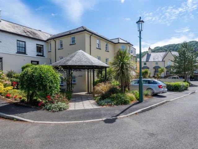 2 Bedroom Apartment Flat