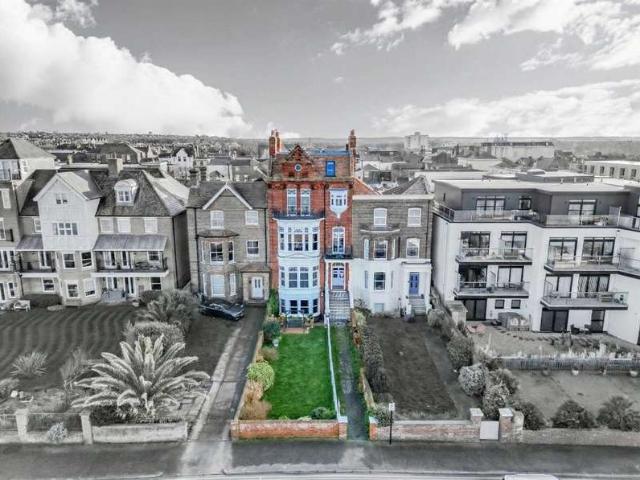 2 Bedroom Apartment Flat