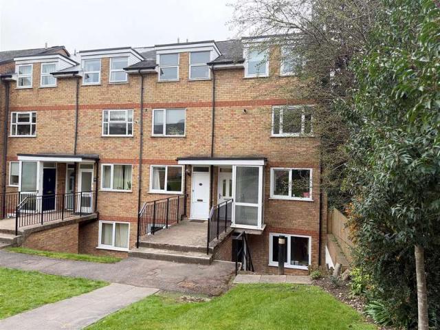 2 Bedroom Apartment Flat
