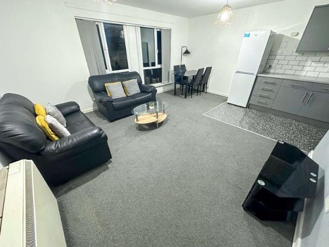 2 Bedroom Apartment Flat