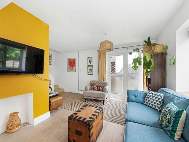 2 Bedroom Apartment Flat