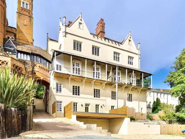 2 Bedroom Apartment Flat