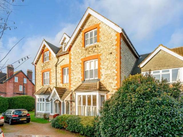 2 Bedroom Apartment Flat