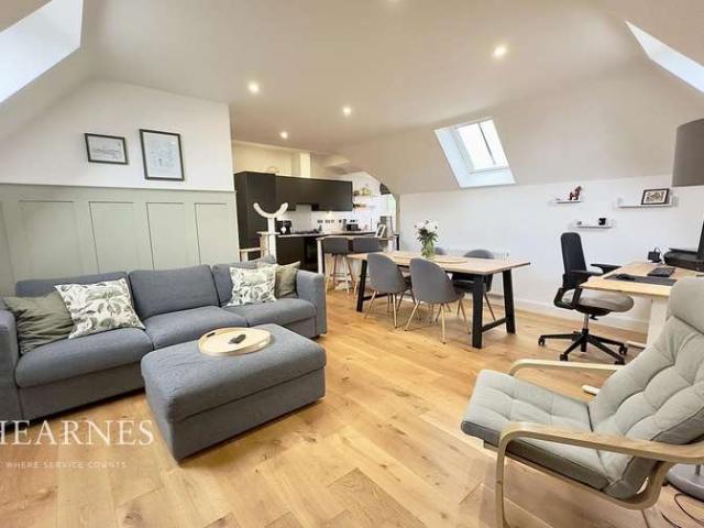 2 Bedroom Apartment Flat