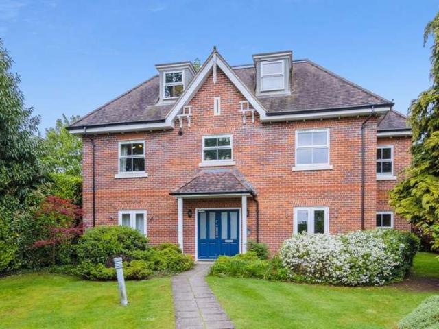 2 Bedroom Apartment Flat