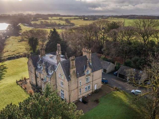 2 Bedroom Apartment Flat