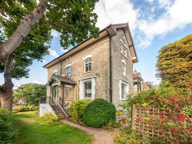 2 Bedroom Apartment Flat