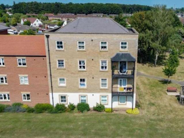 2 Bedroom Maisonette Flat