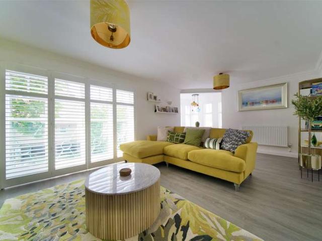 2 Bedroom Apartment Flat