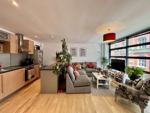 2 Bedroom Apartment Flat